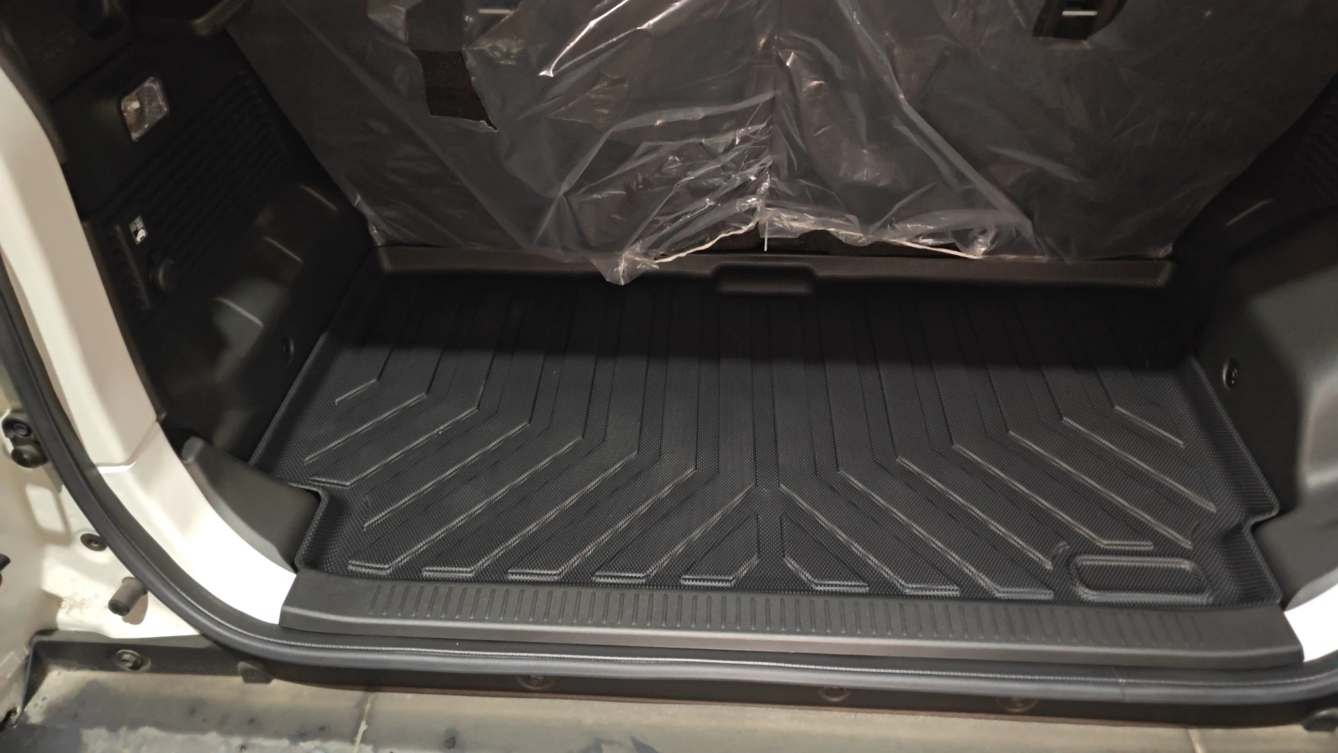 Wholesale 3D TPE Rubber Car Mats for Suzuki Jimny Trunk