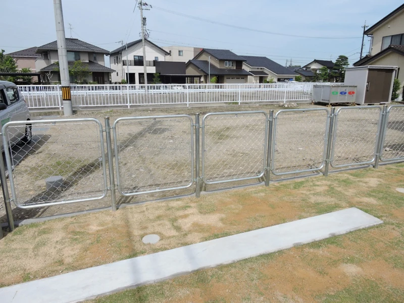 Galvanized Steel Walk-through Chain Link Wire Mesh Fence Gate