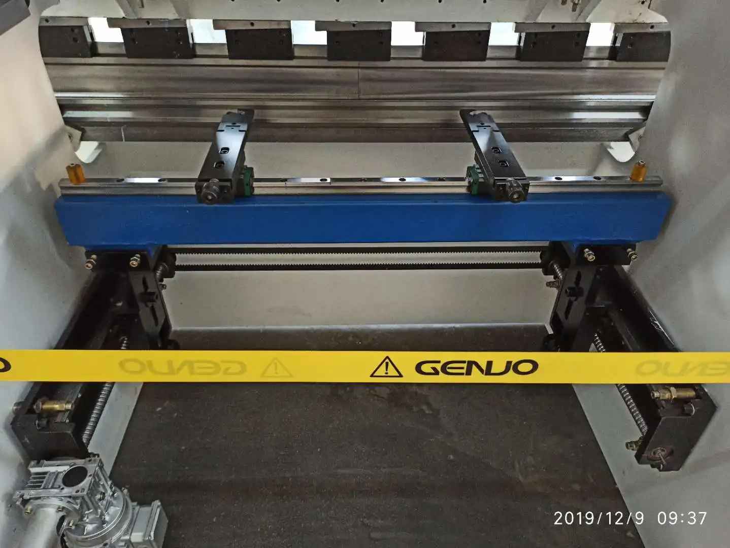 Safety Guard Press Brake Bending Machine HTC Pro-400T/5000 for Custom ...