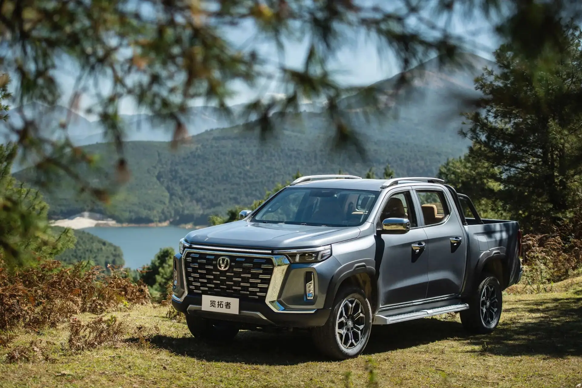 Chinese Pickup Trucks Changan Lantuozhe Sports Pickup Car High Speed ...