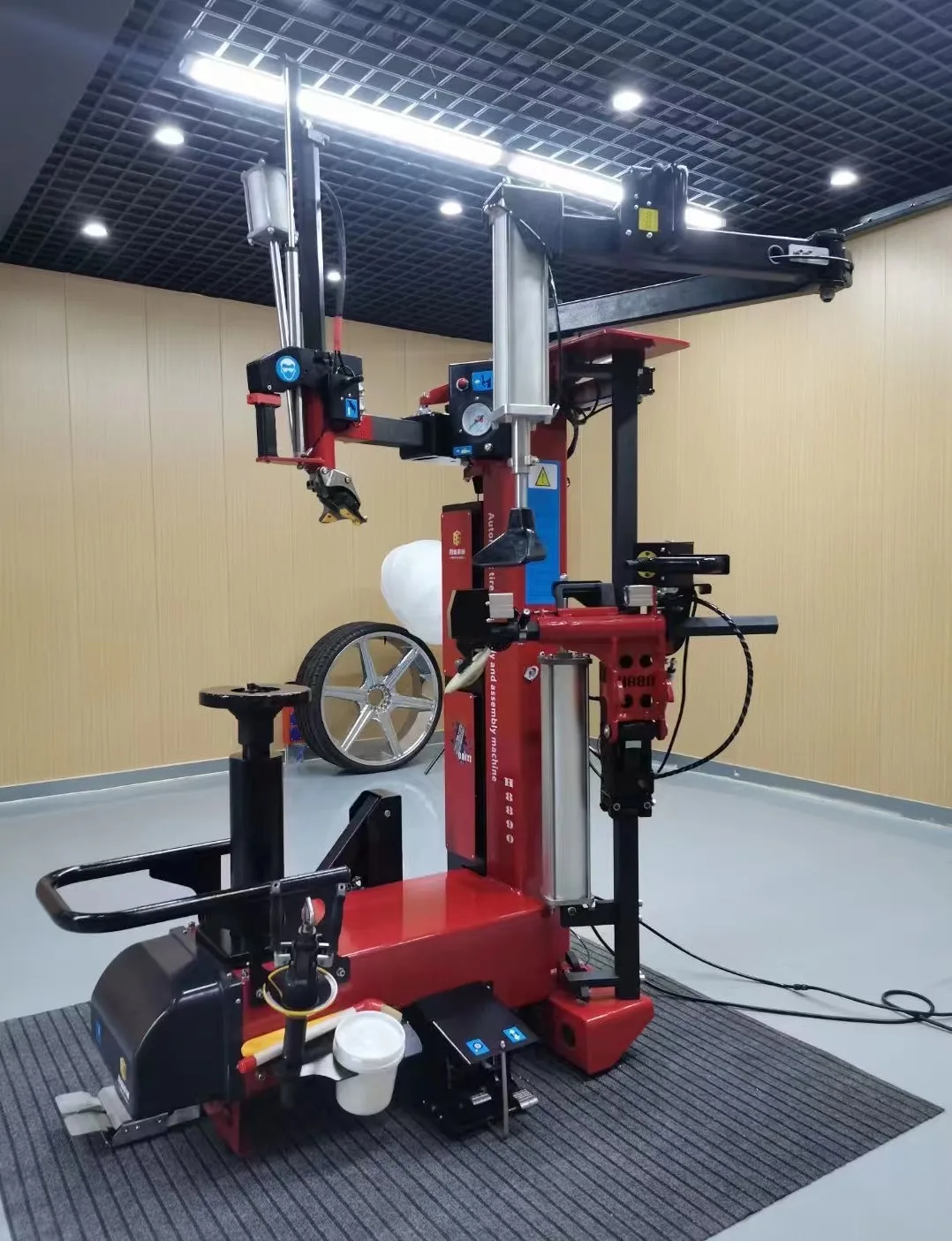 Italy CORGHI Intelligent Diagnostic Tire Extractor uniformity Tire ...