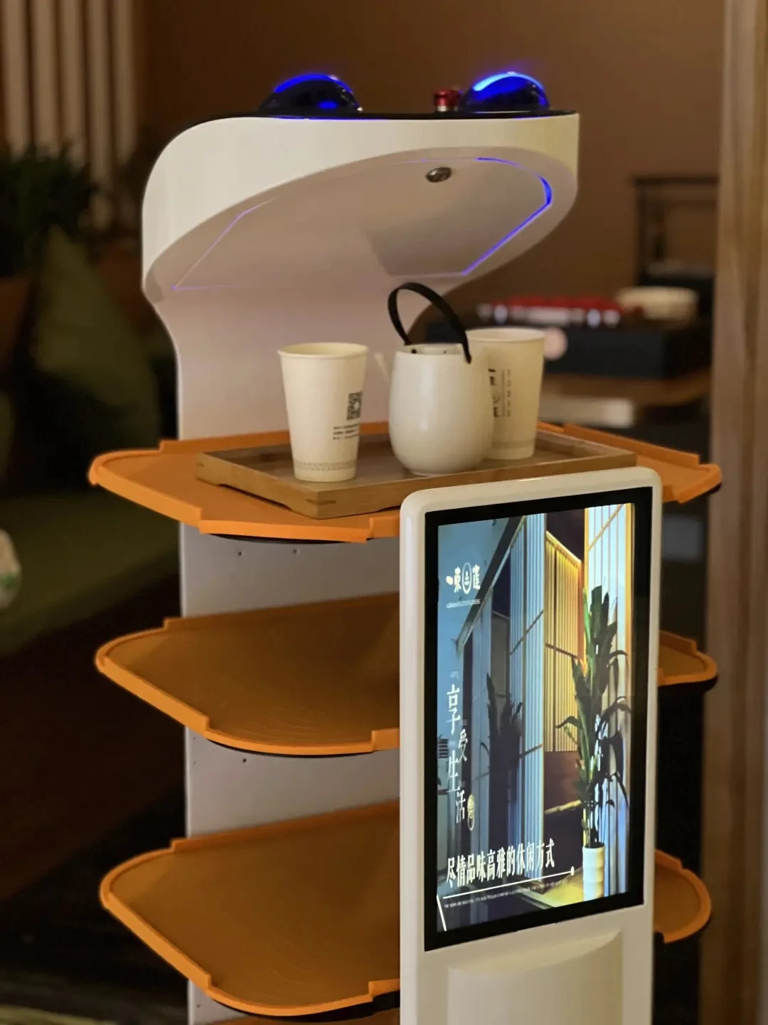 2023 New Automatic Food Delivery Robot Waiter Hotel Intelligent Robot ...