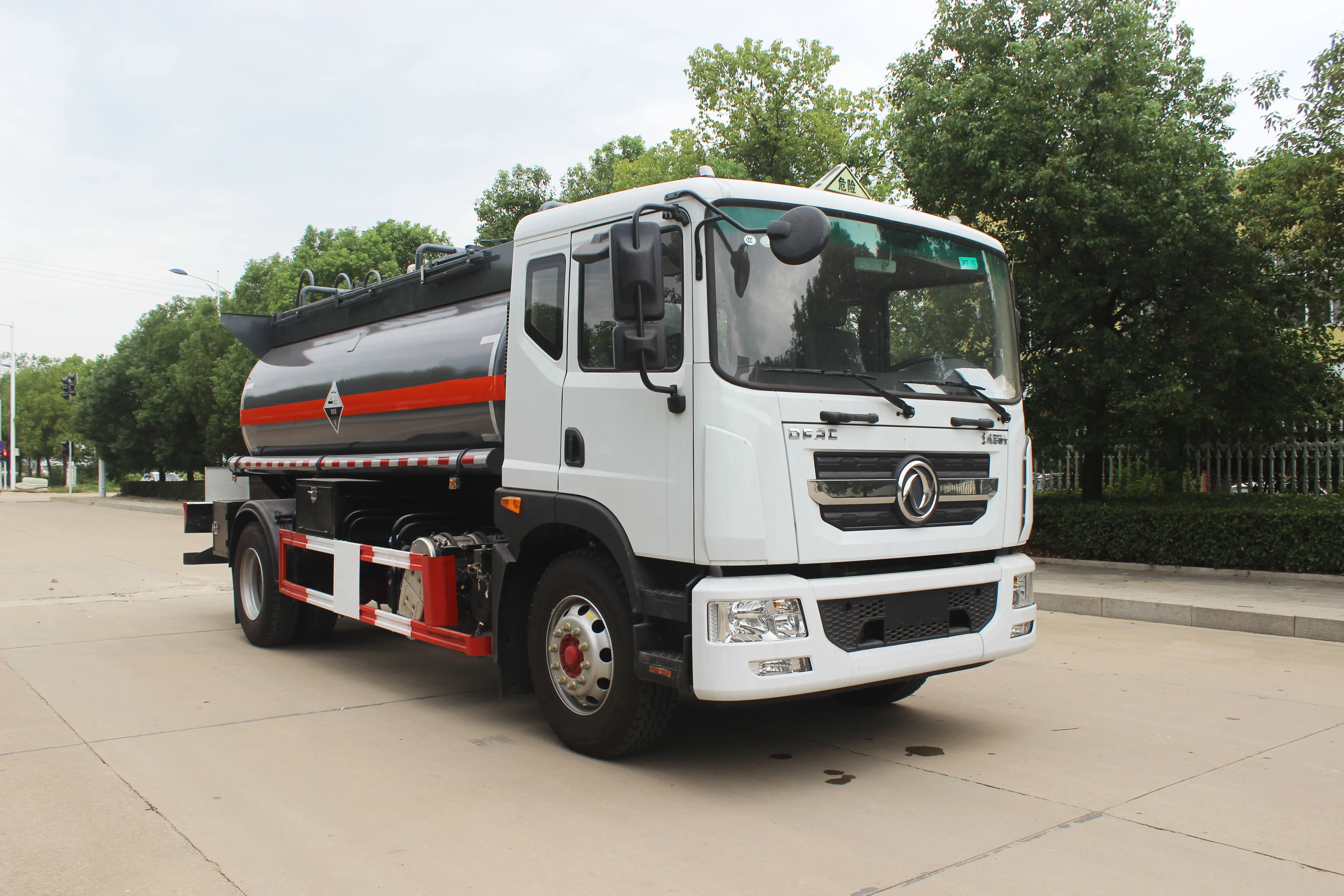 Dongfeng Chemical Tanker Truck Hydrochloric Acid 4x2 10cbm Chemical Liquid Tanker Truck Chemical ...