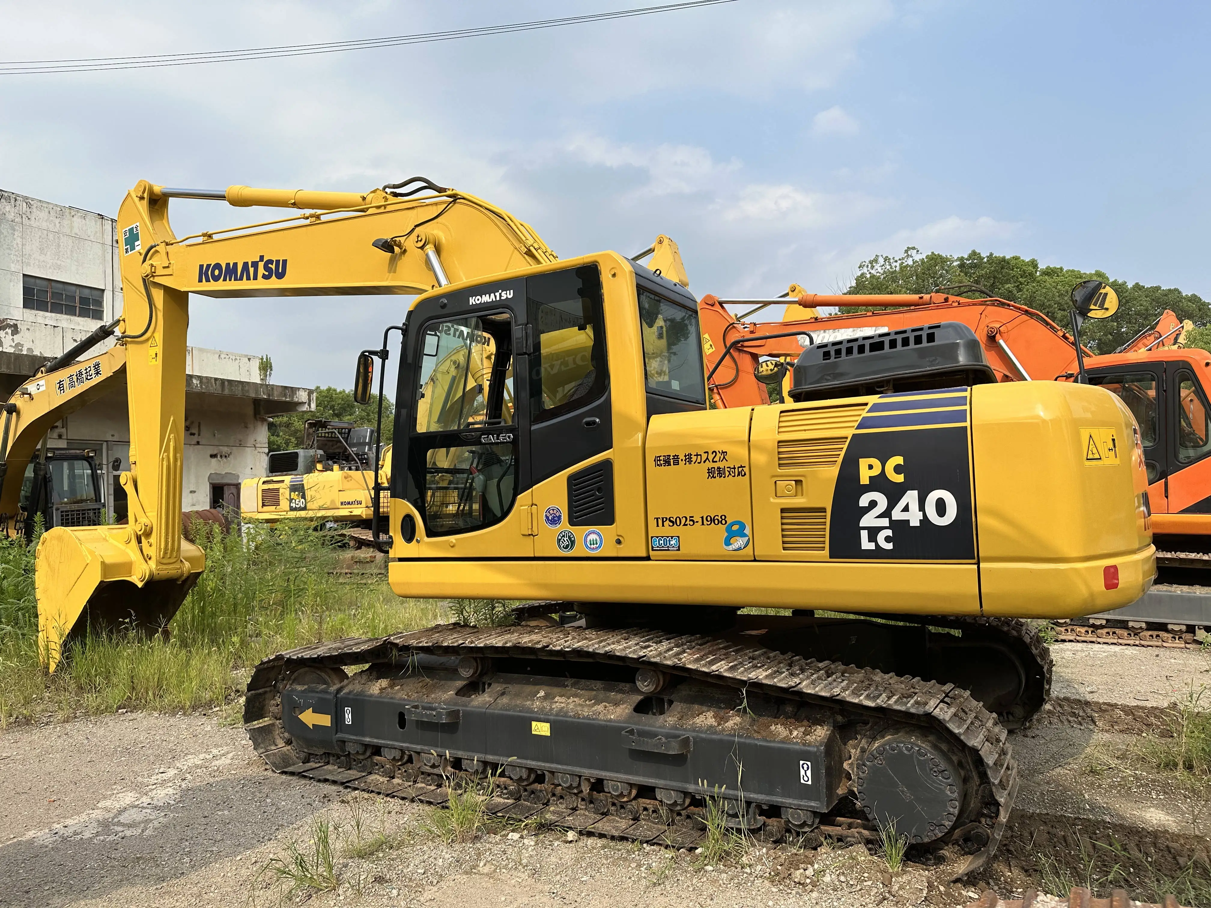Japanese Used Komatsu Excavator Pc240-8 Earth-moving Machinery Used ...