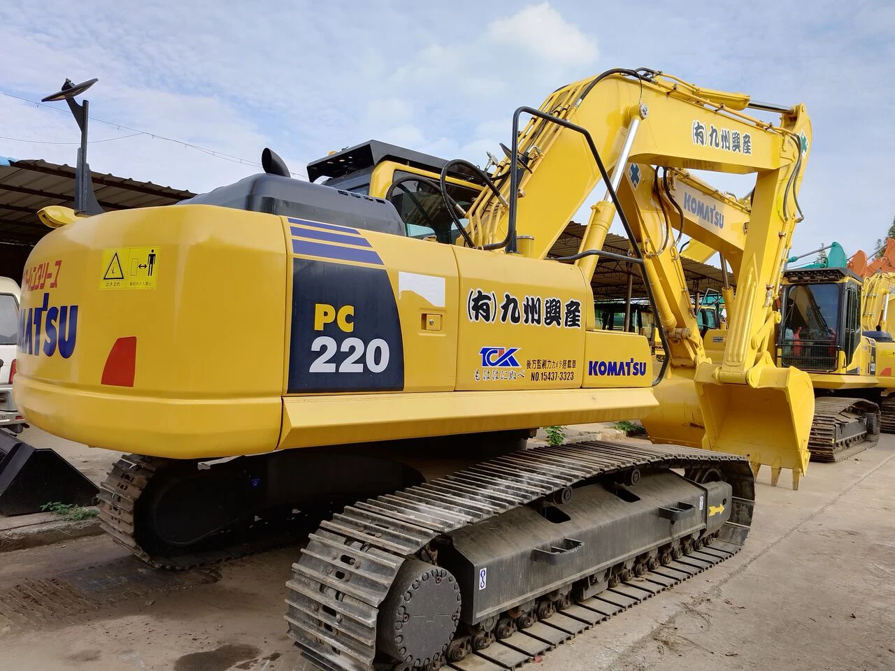 Japan Original 22 Ton Used KOMATSU PC220-8 Crawler Excavator Komatsu ...