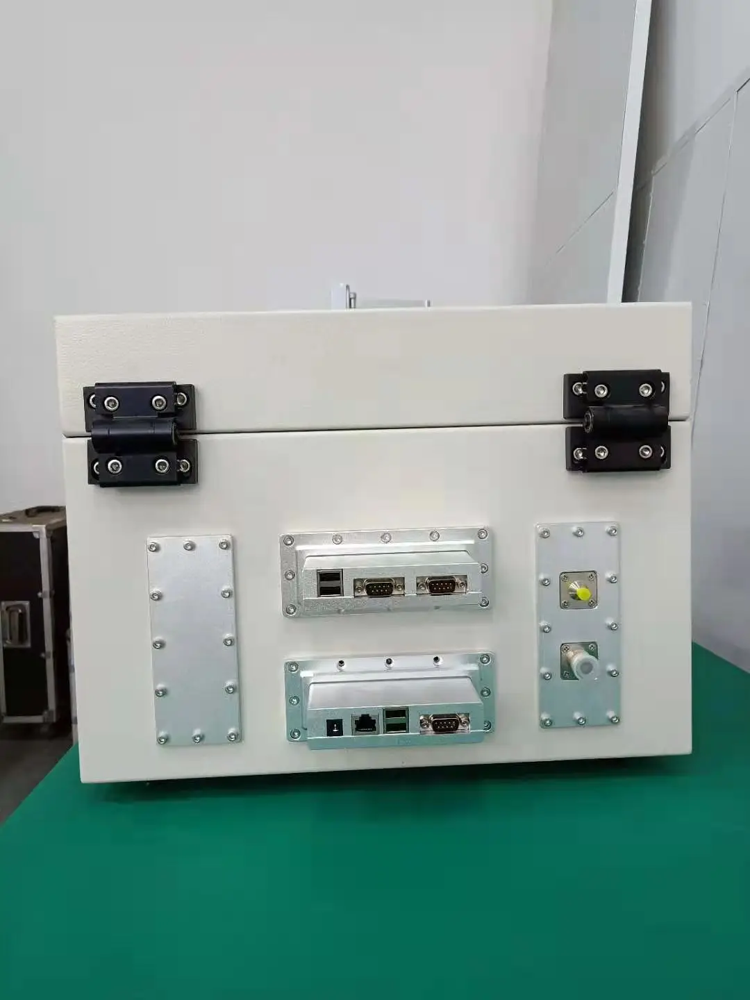 Usb3.0*4+rj45*1 Usb 0.1-8ghz Customized Emi Wifi Shield Box Filter ...