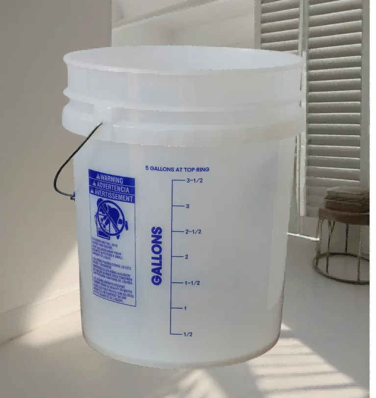 5 Gallon Plastic Bucket With Graduation Markings In Gallons & Liters ...