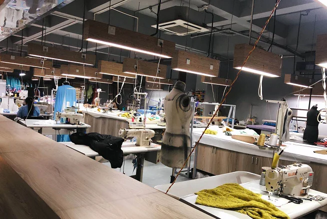 Barber Cape Custom logo Hair Salon Oil Treatment Coated with Silver ...