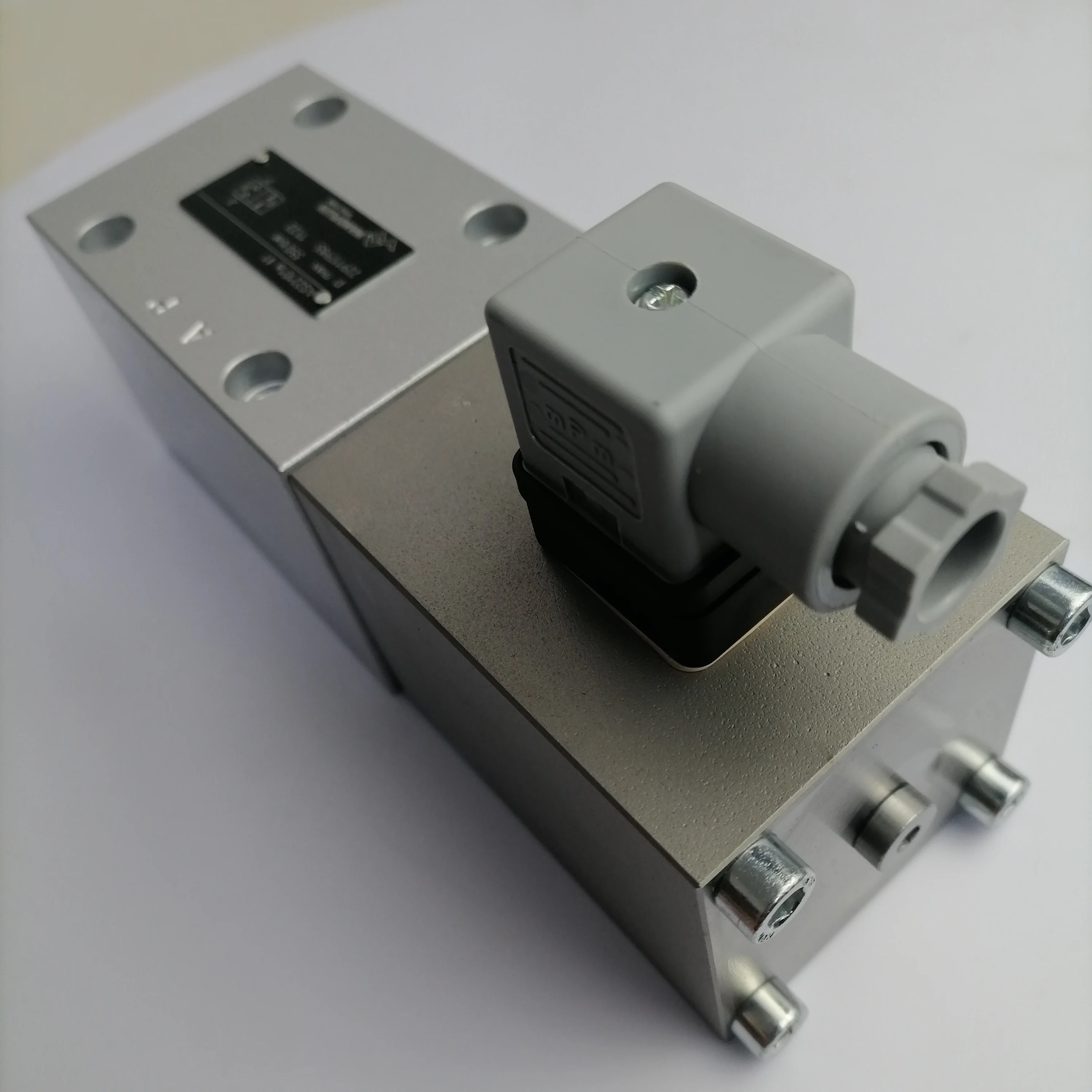 Wandfluh Solenoid Operated Poppet Valve As22101a-r230 - Buy Solenoid Operated Poppet Valve ...