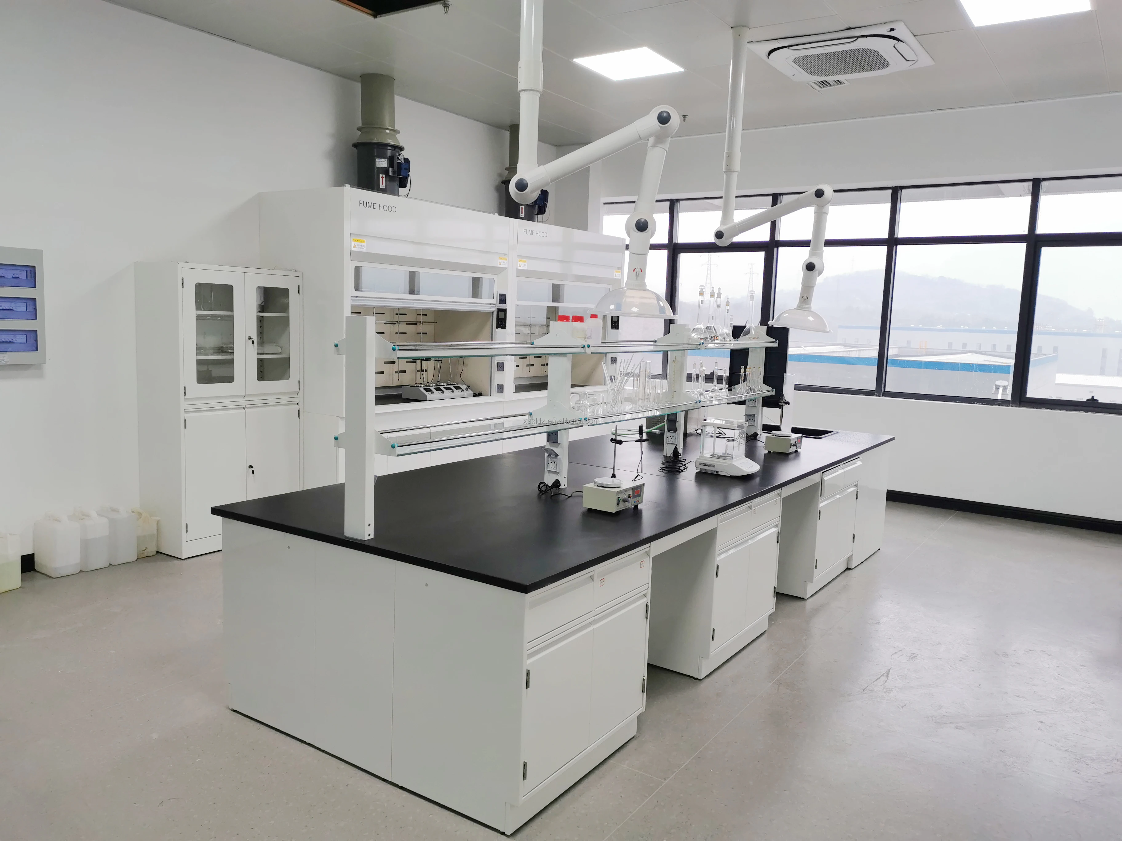 Laboratory Bench Table - Customizable for Scientific Research
