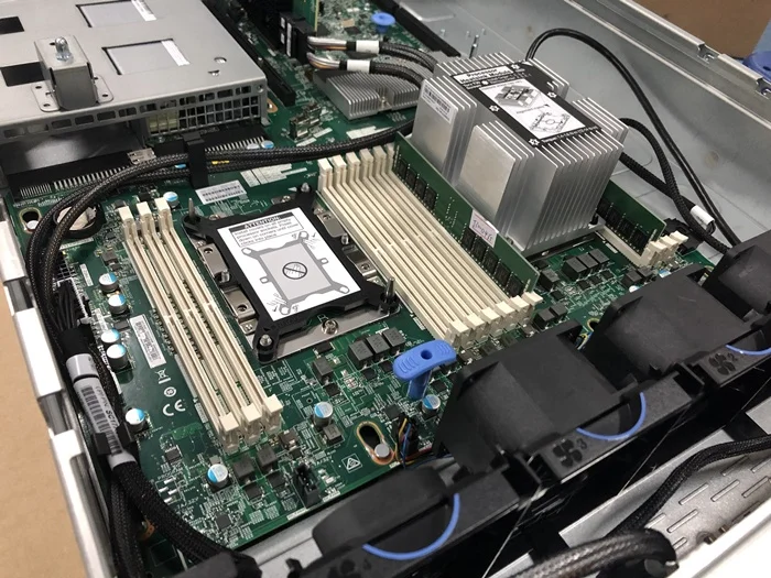 High Performance L Enovo Thinksystem Sr550 Server In Tel Xeon Gold 5215 ...