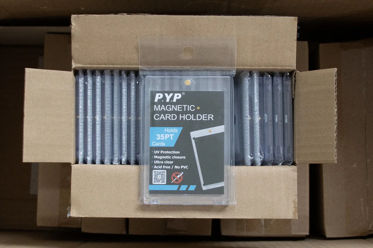 35PT Magnetic Card Holder - 100% UV Protection for Baseball Cards