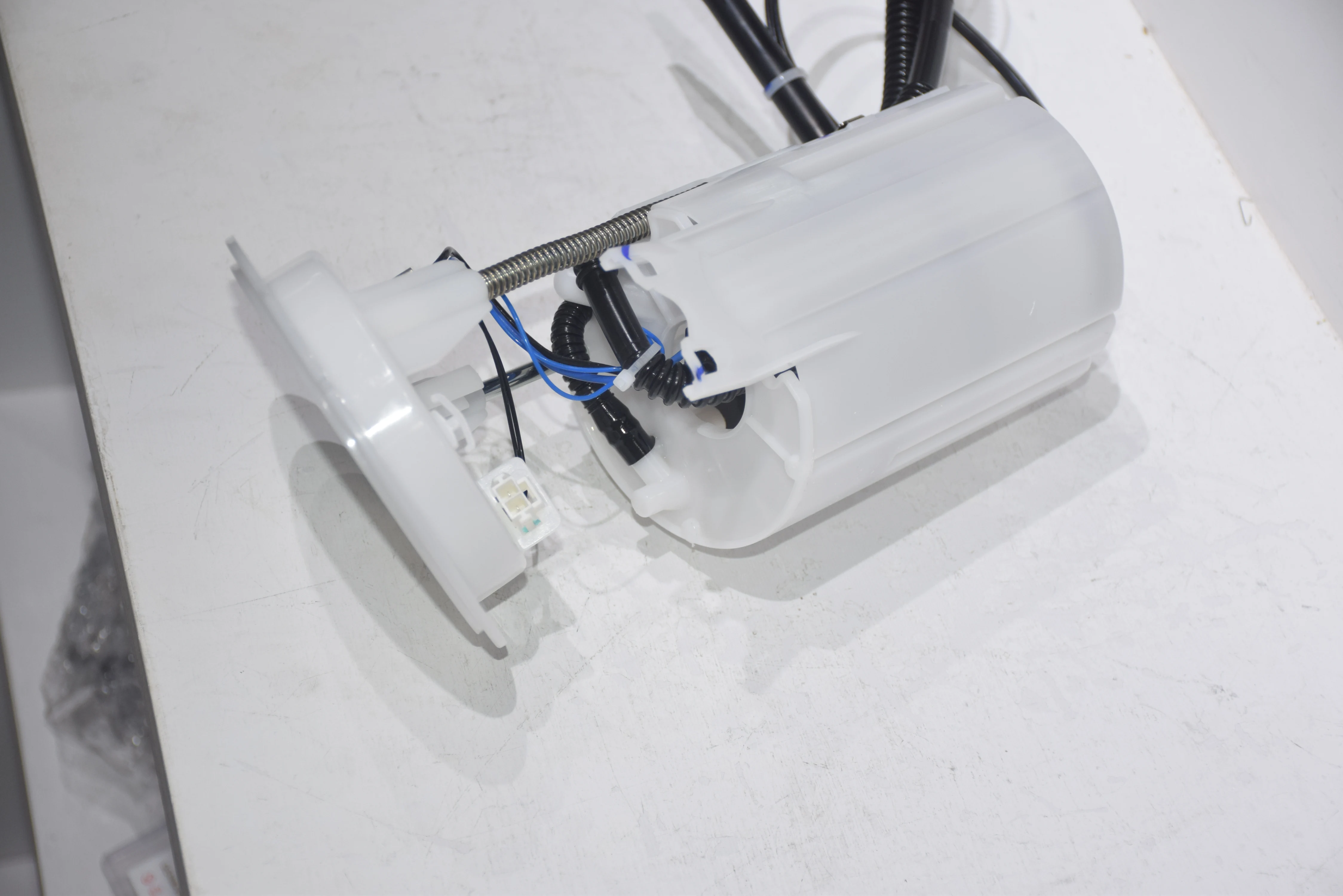 Auto Parts Car Engine Fuel Pump Assembly 16117373503 16146766150 For ...