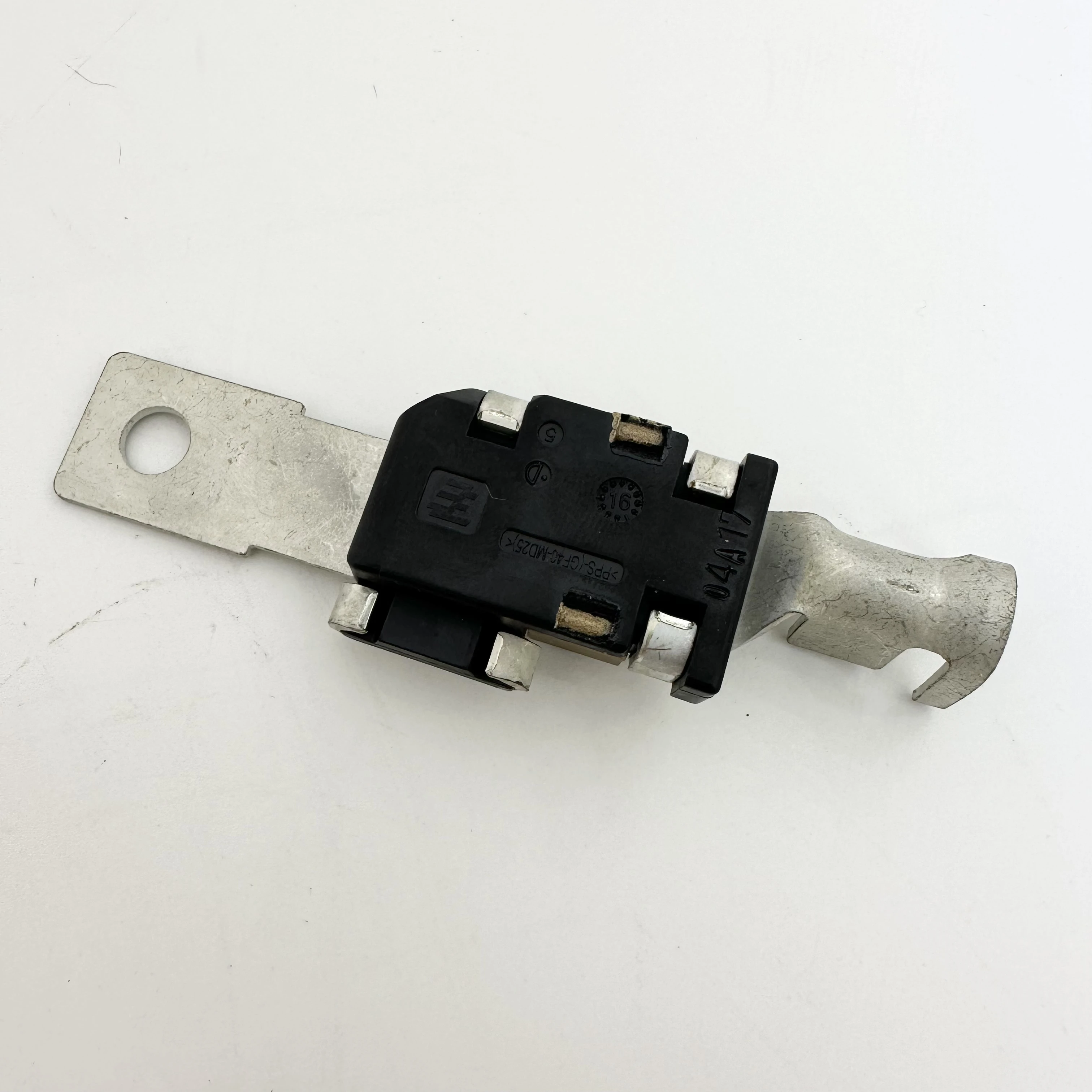 Lr033014 Lr026101 Auto Parts Battery Positive Buckle Lr026101 Lr033014 ...