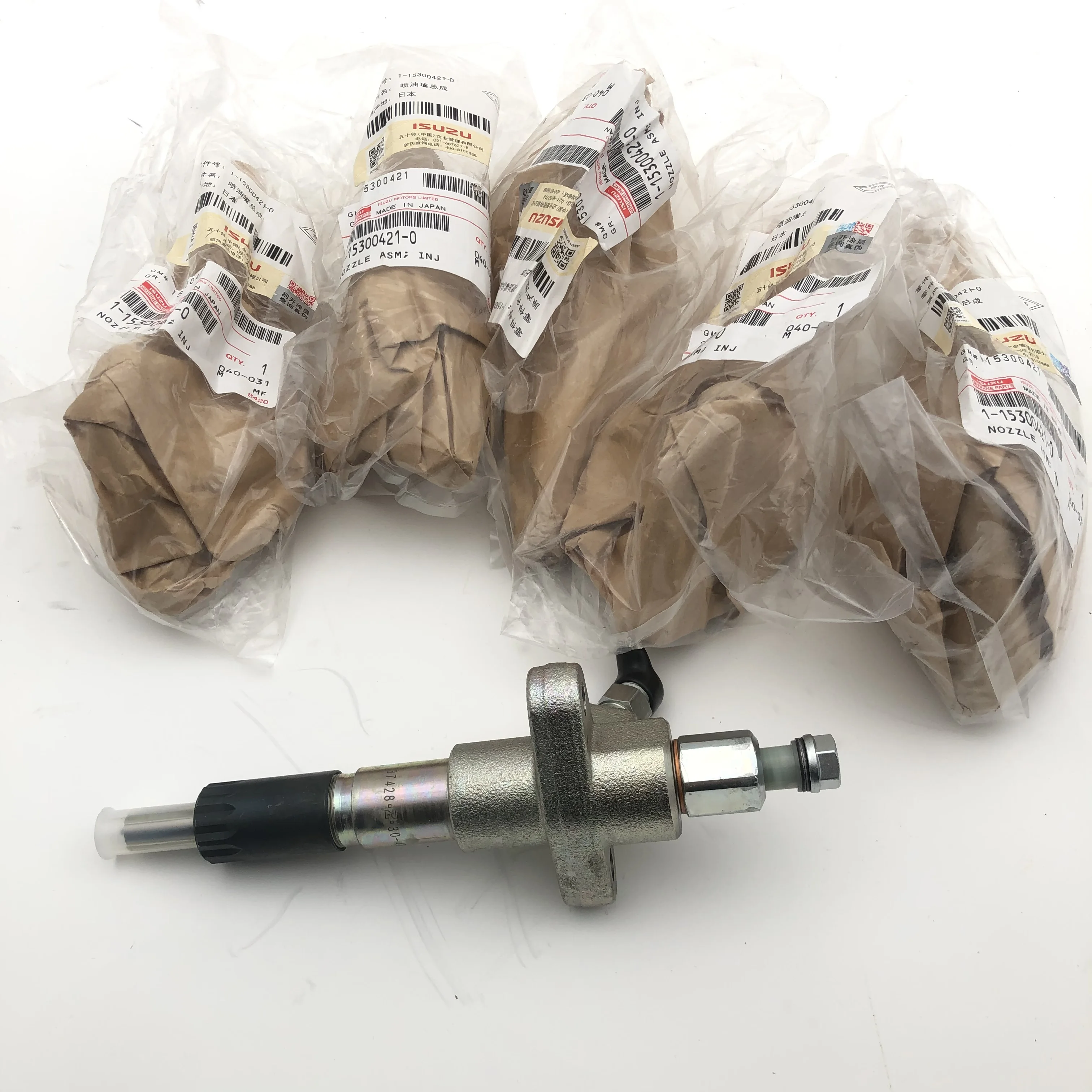 Excavator Spare Parts ISUZU 6BG1 Engine Diesel Fuel Injector 1-15300421 ...