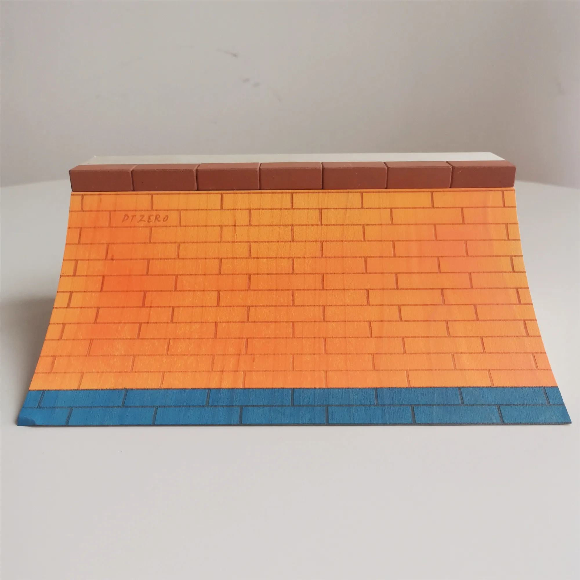 Wooden Fingerboard Obstacles - Brick Quarterpipe for Youngsters