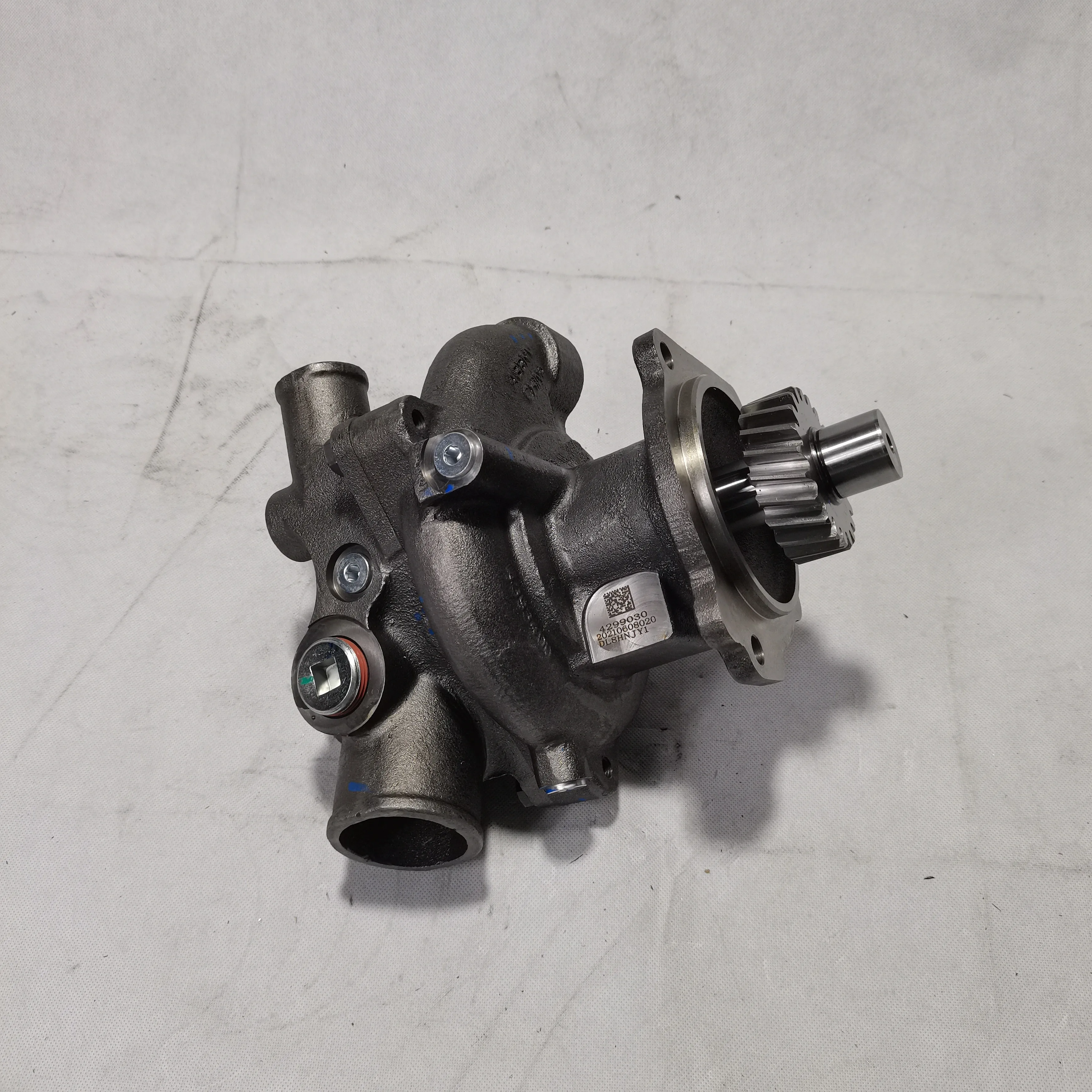 Genuine and new Used Diesel Engine Parts Water Pump 4972857 4299030 for ...