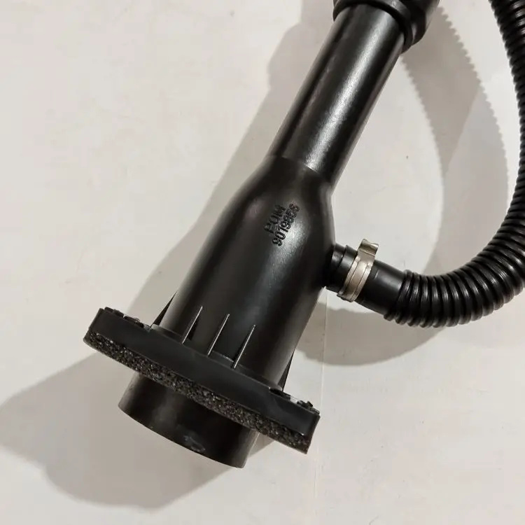 Chevrolet Lacetti Fuel Tank Filler Inlet Neck Pipe 96553811