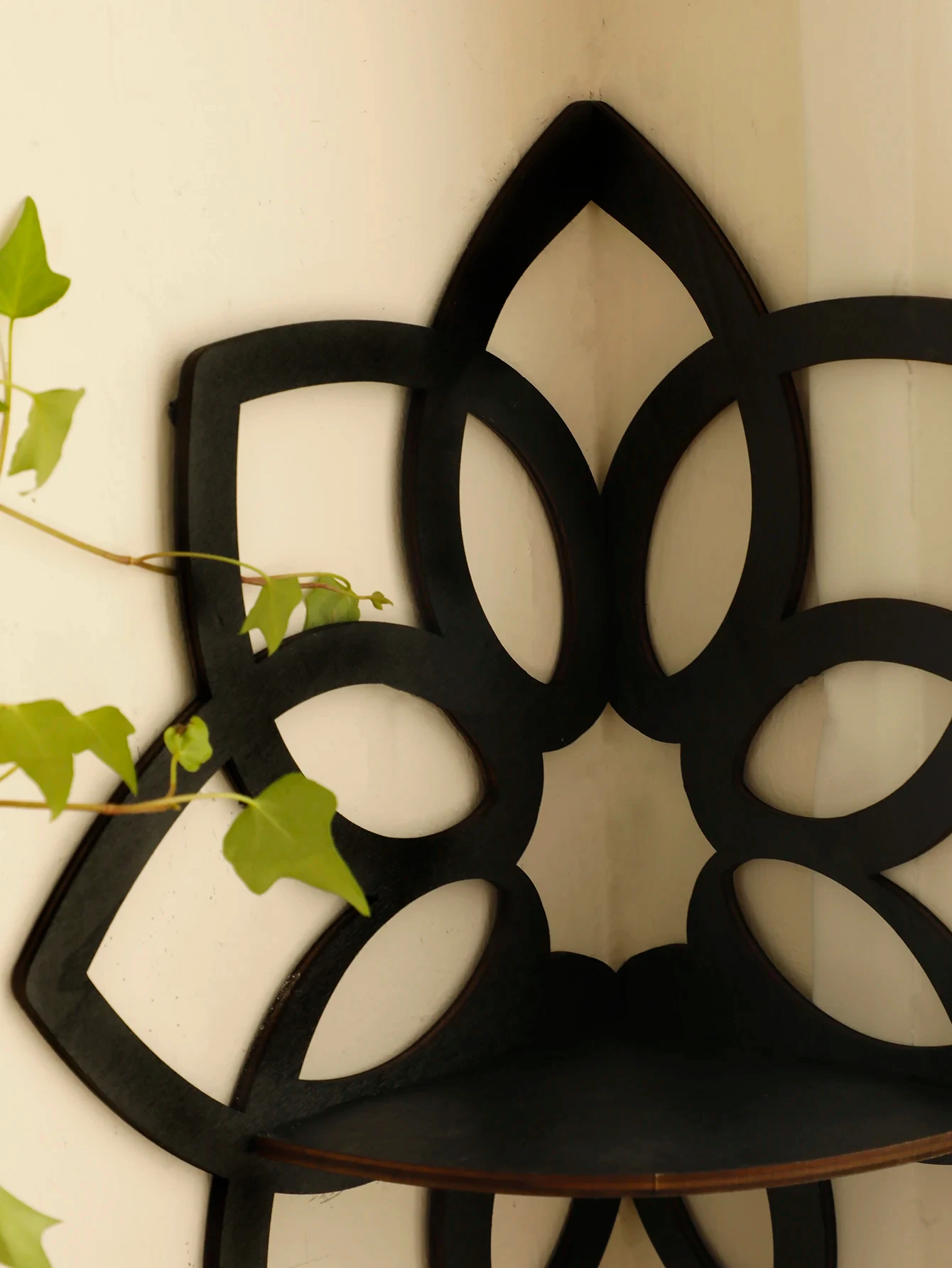Black Flower Wooden Shelf Wall Mounted Corner Shelf Crystal Stone ...