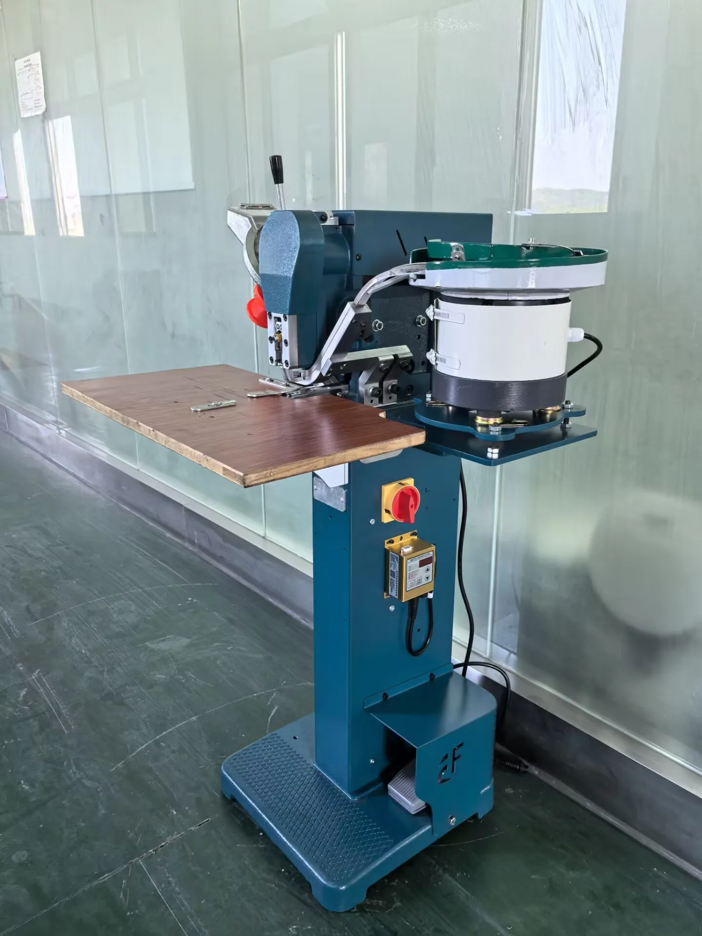 Factory High Speed Fully Automatic Press Machine Eyelet Machine ...