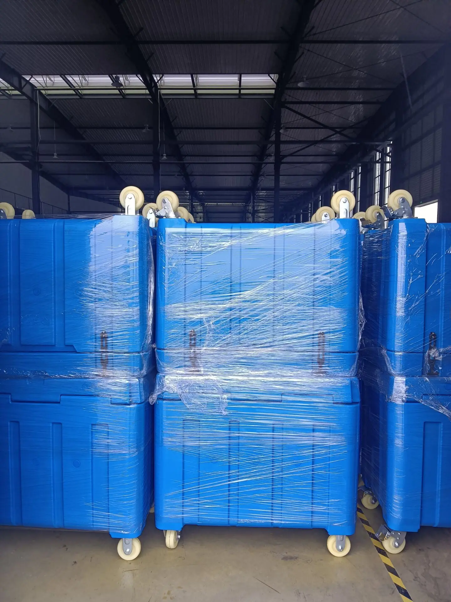 320L Insulated Container for Dry Ice Logistics - Waterproof & Insulated