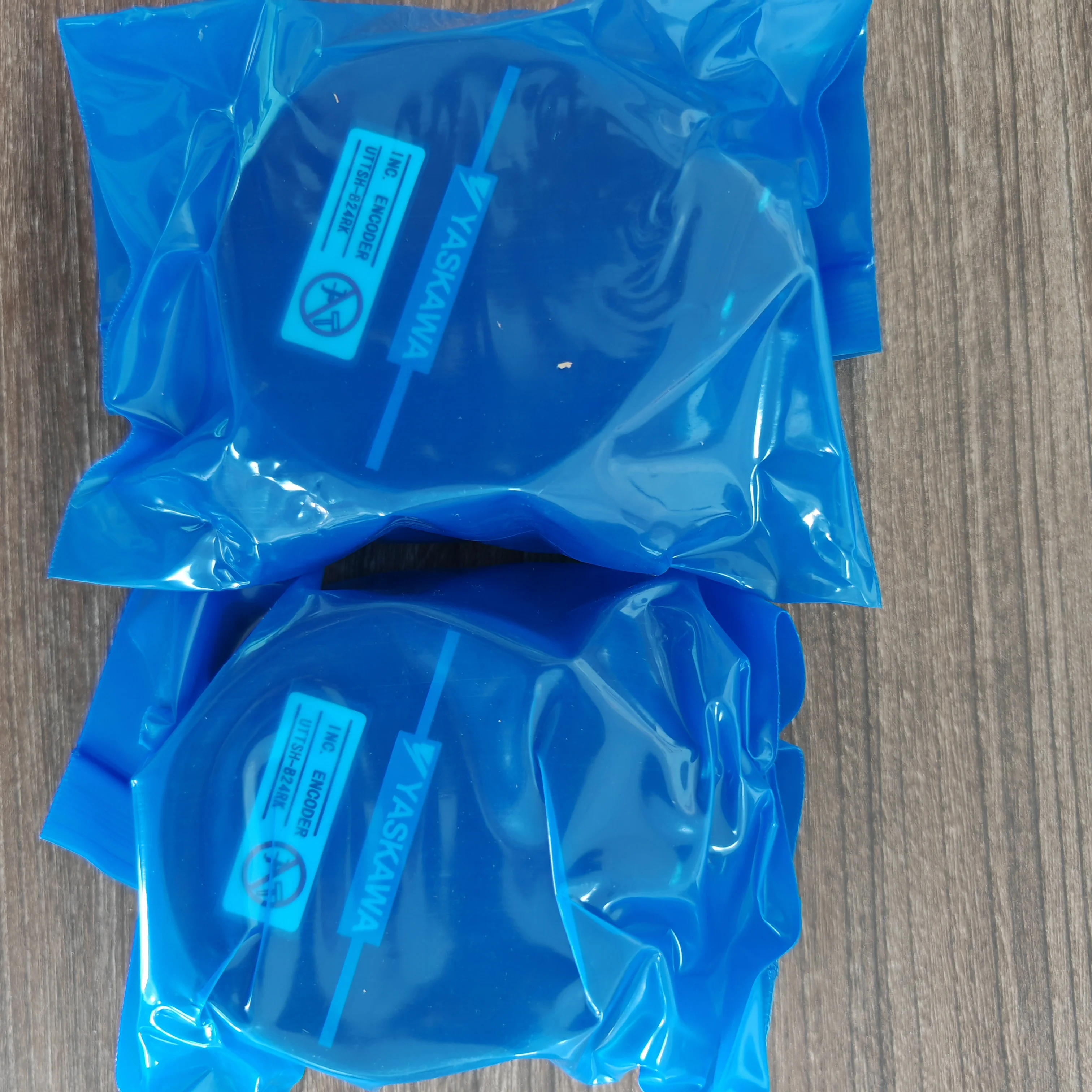 Cnc Yaskawa Original Encoder Uttsh-b24rk - Buy Encoder Uttsh-b24rk ...