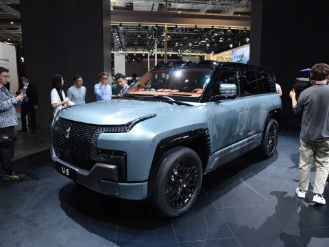 BYD Yangwang U8 EV - Premium Hybrid SUV with 180km Range