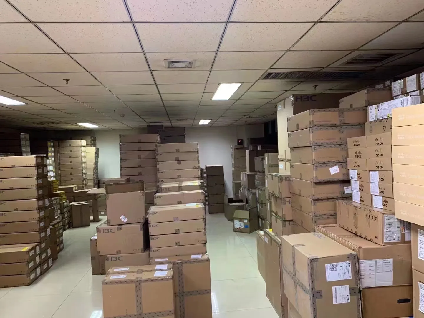 New Original Juniper Router Mx304-lmic16-base Network Hardware ...