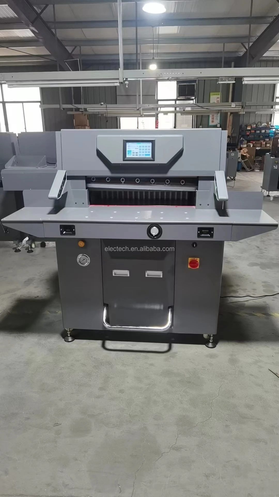 720mm Guillotine Paper Cutting Machine - Precision & Efficiency