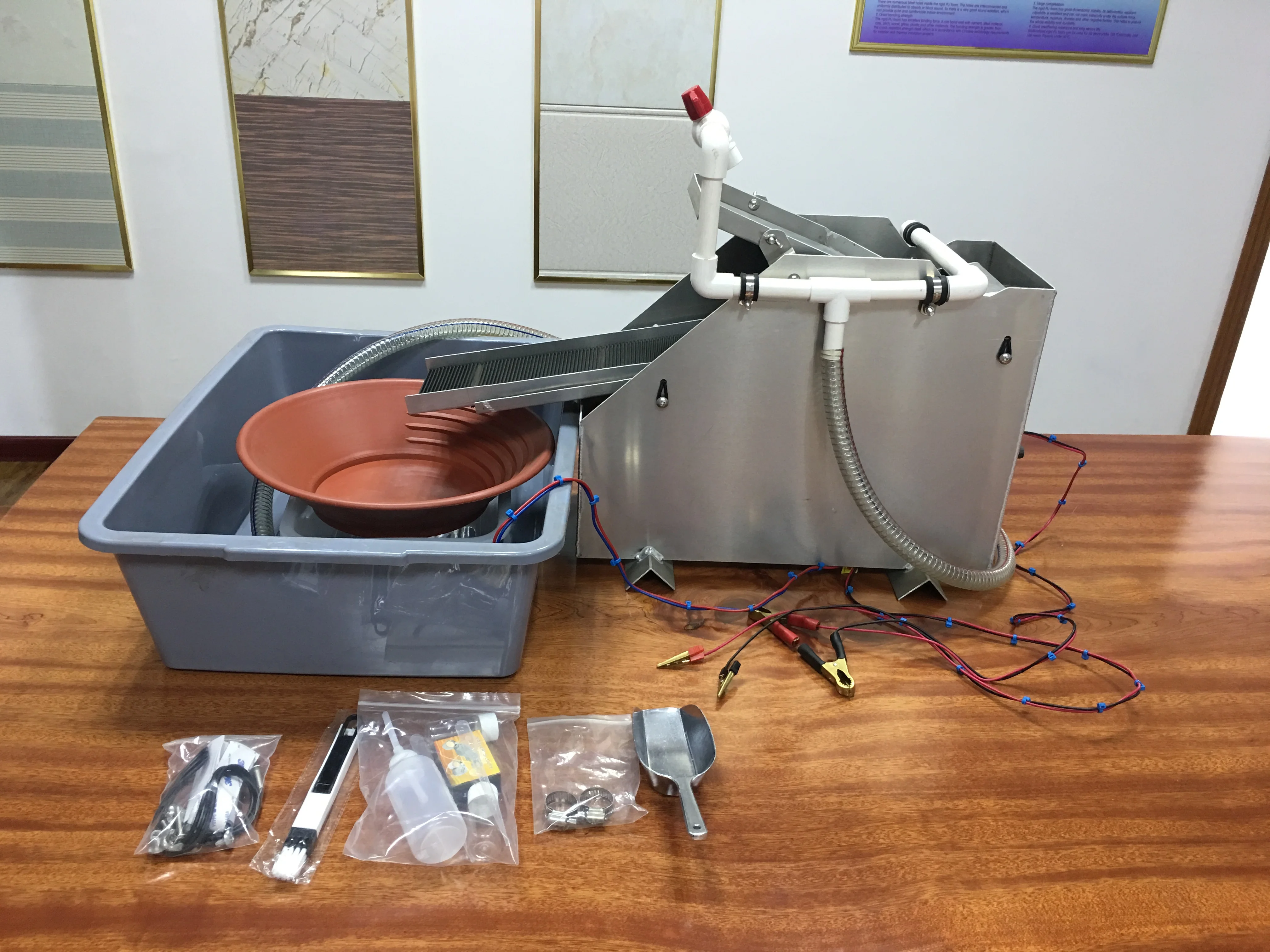 Mini Sluice Box - Efficient Gold Recovery from Black Sand