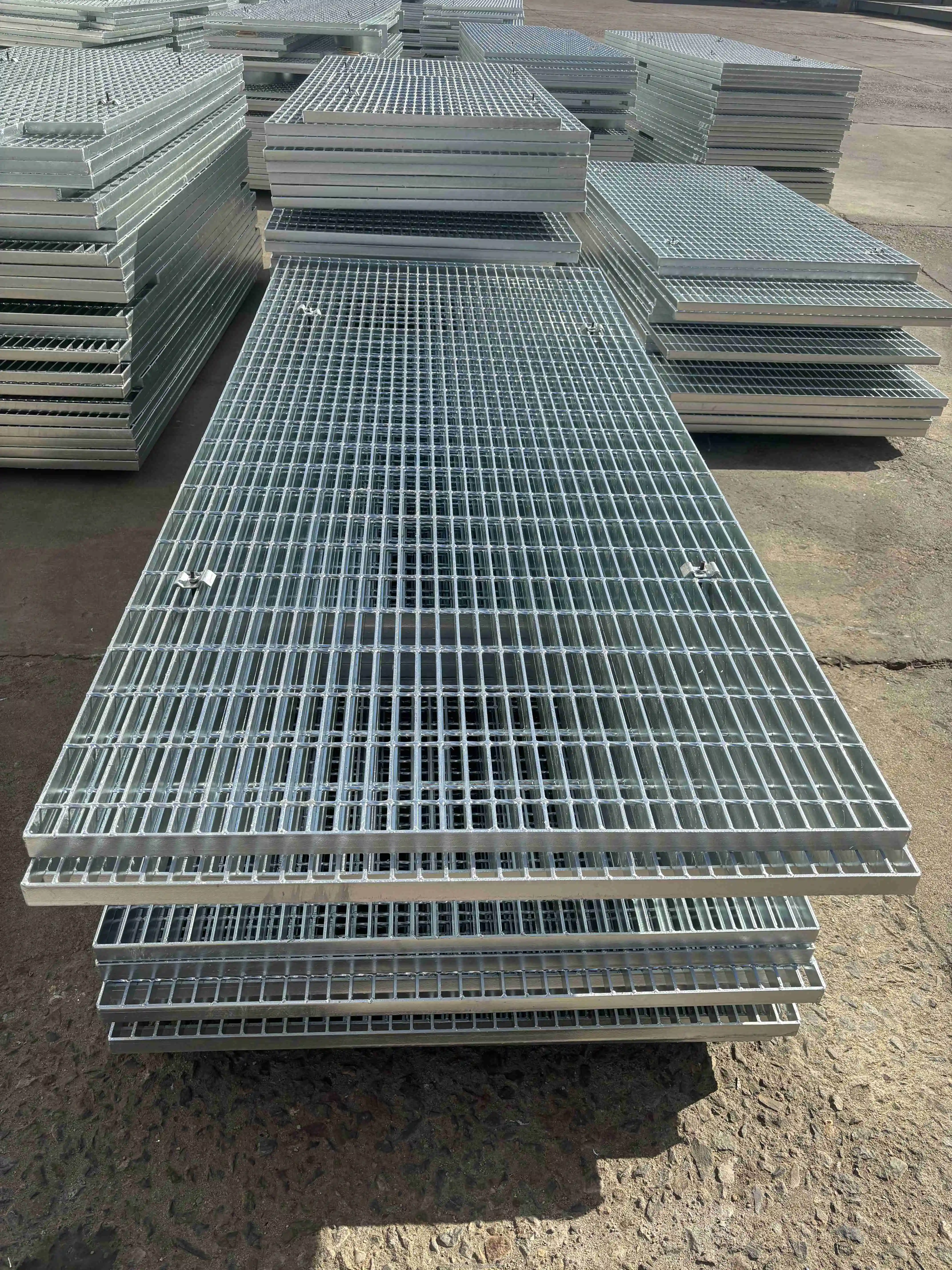 Industrial Steel Grating Steel Grating I-bar Weld-locked Steel Grating ...