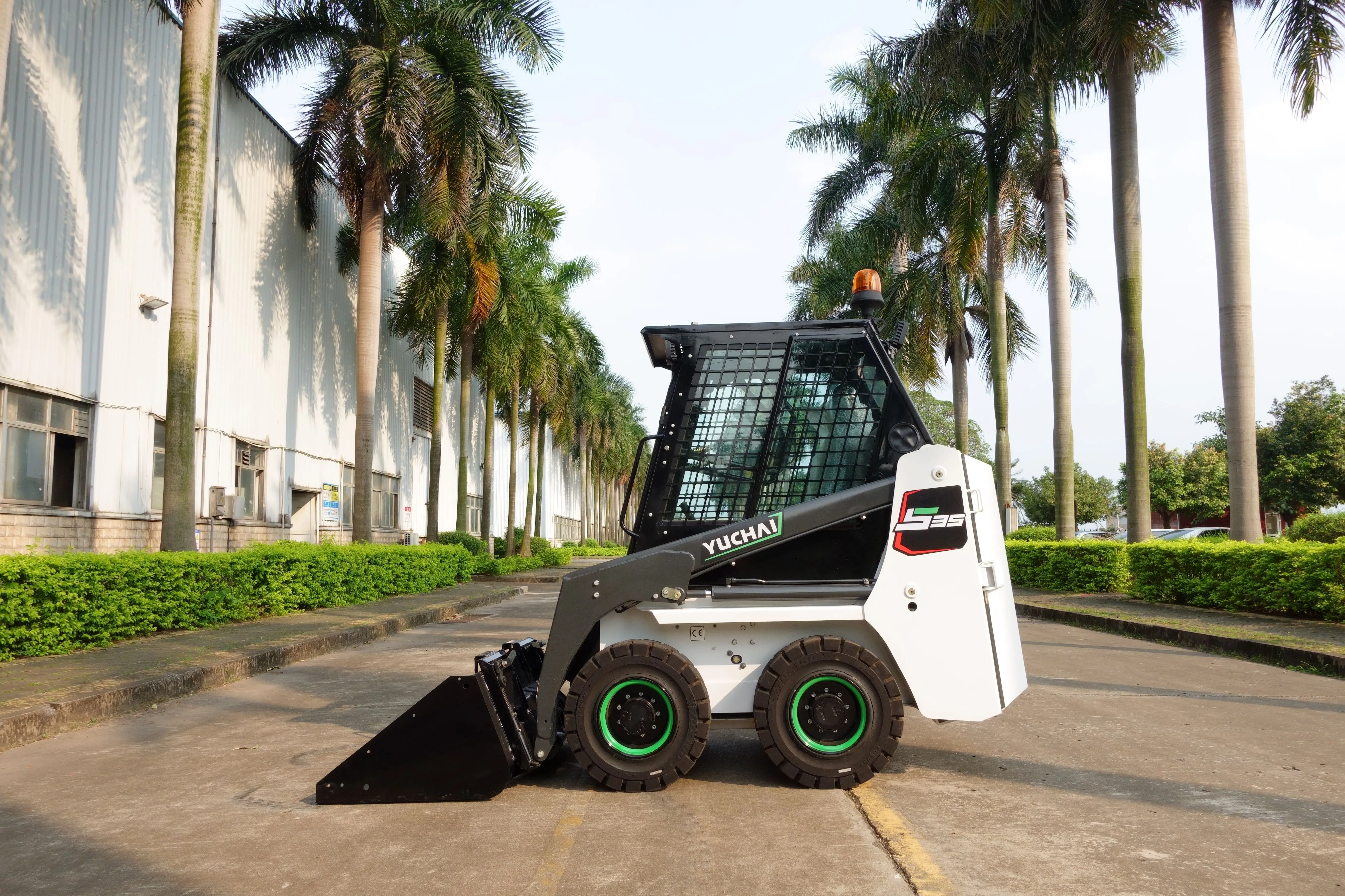 Yuchai S35-electric Skid Steer Loader For Sale Mini Hydraulic Motor ...