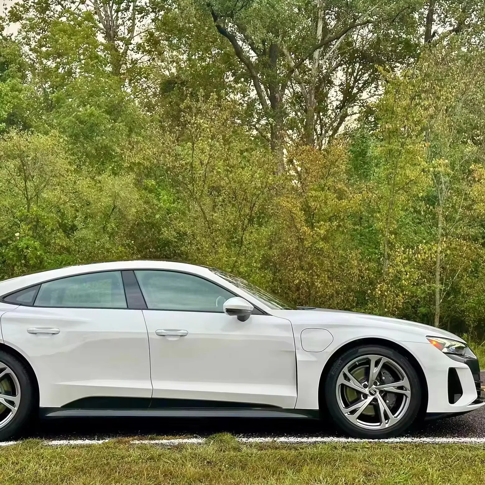 Used 2022 Audi E-tron Gt 522 Horsepower With Boost Function Dual Motor ...