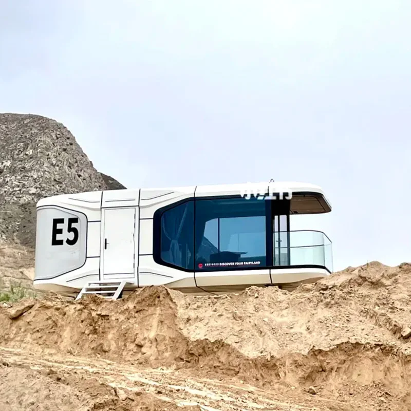 Chinese Prefabricated Modular Capsule House for Camping