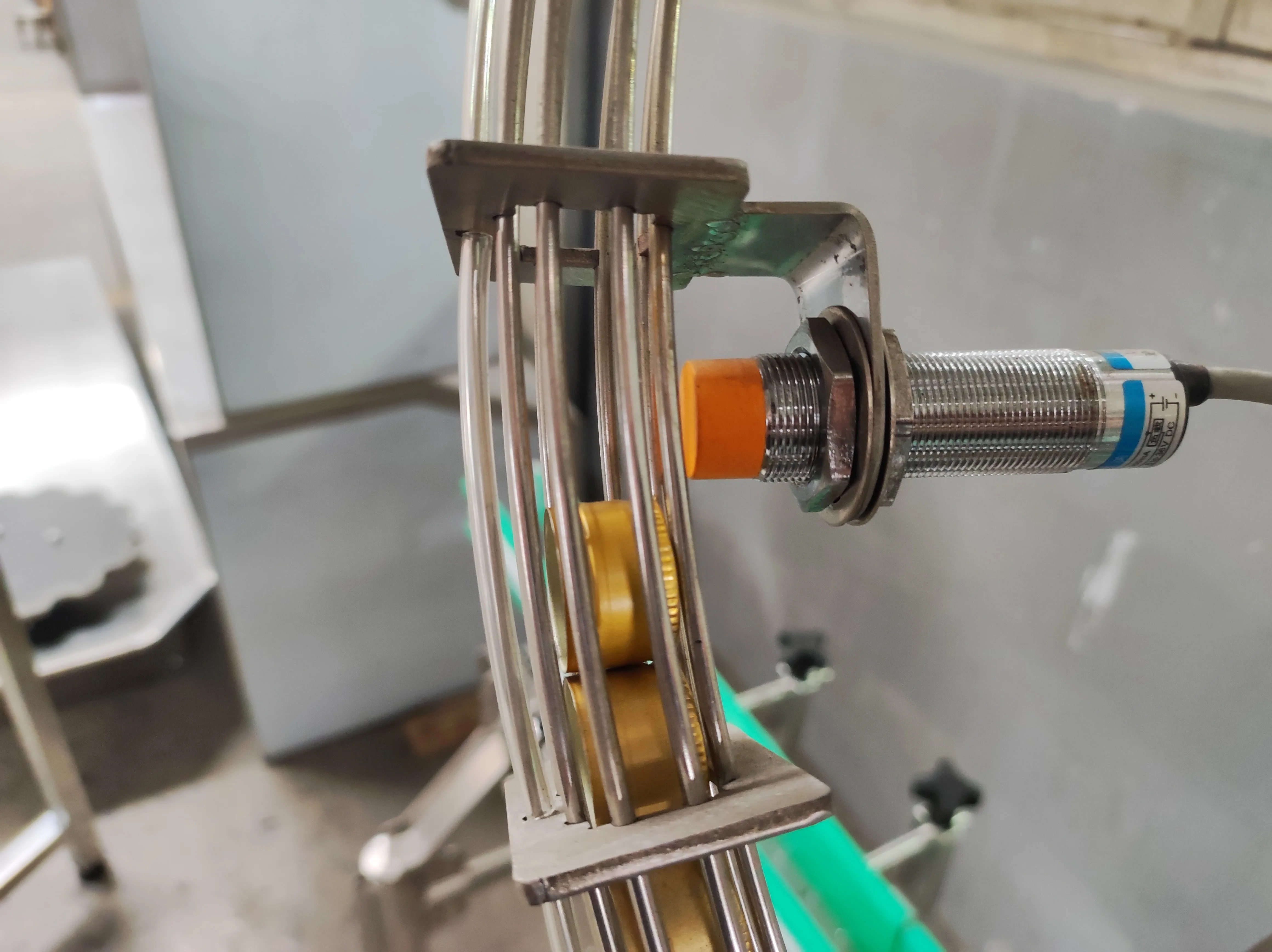 Fully Automatic Single Head Aluminum Lid Capping Machine Wine Ropp ...