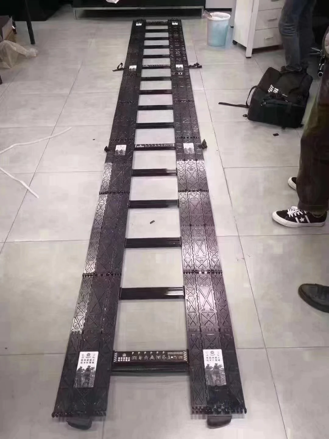 Hot Custom Semi-Automatic Folding Ladder - 150Kg Capacity, Telescopic ...