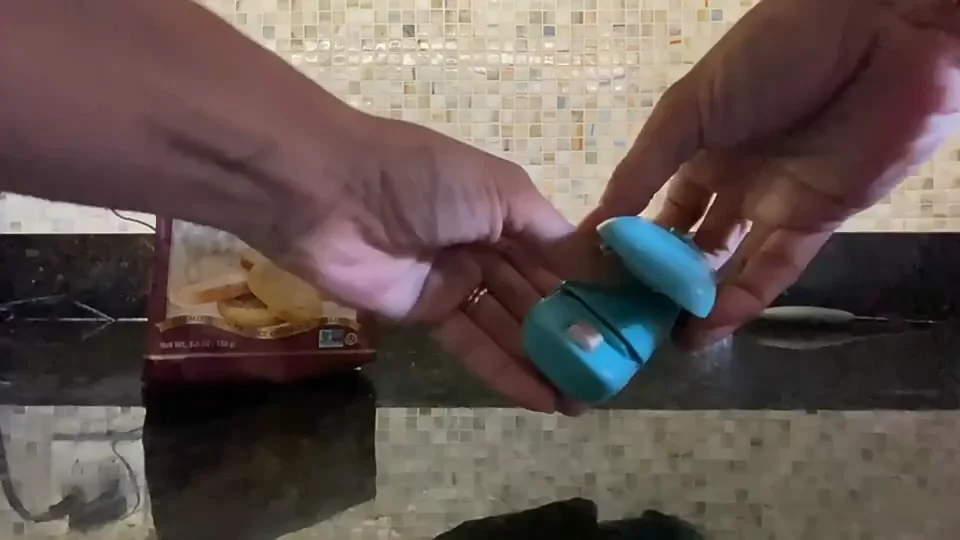 2 In 1 Portable Capper Food Saver Household Handheld Packing Seal ...