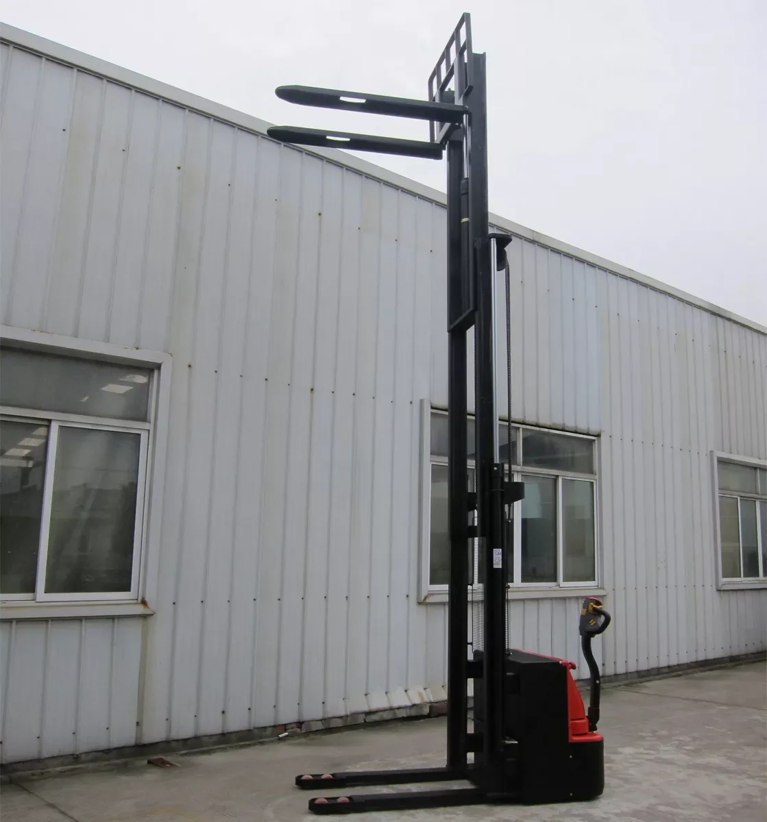 Loading 1500kg Pallet Truck Walki Portable Electric Pallet Stacker ...