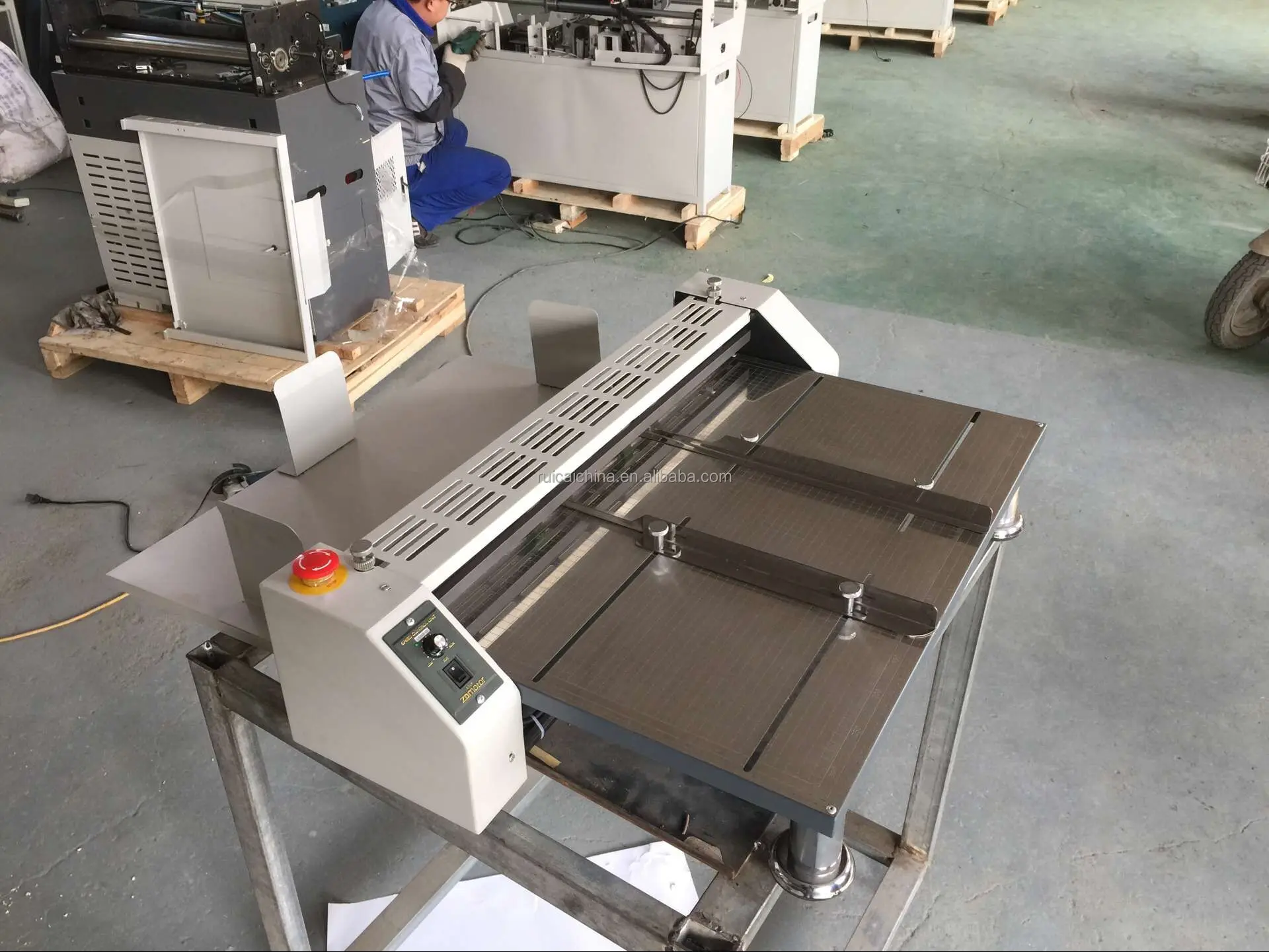 Electric Paper Slitter Cutter Creaser With Ce 660e - Buy Slitter Cutter ...