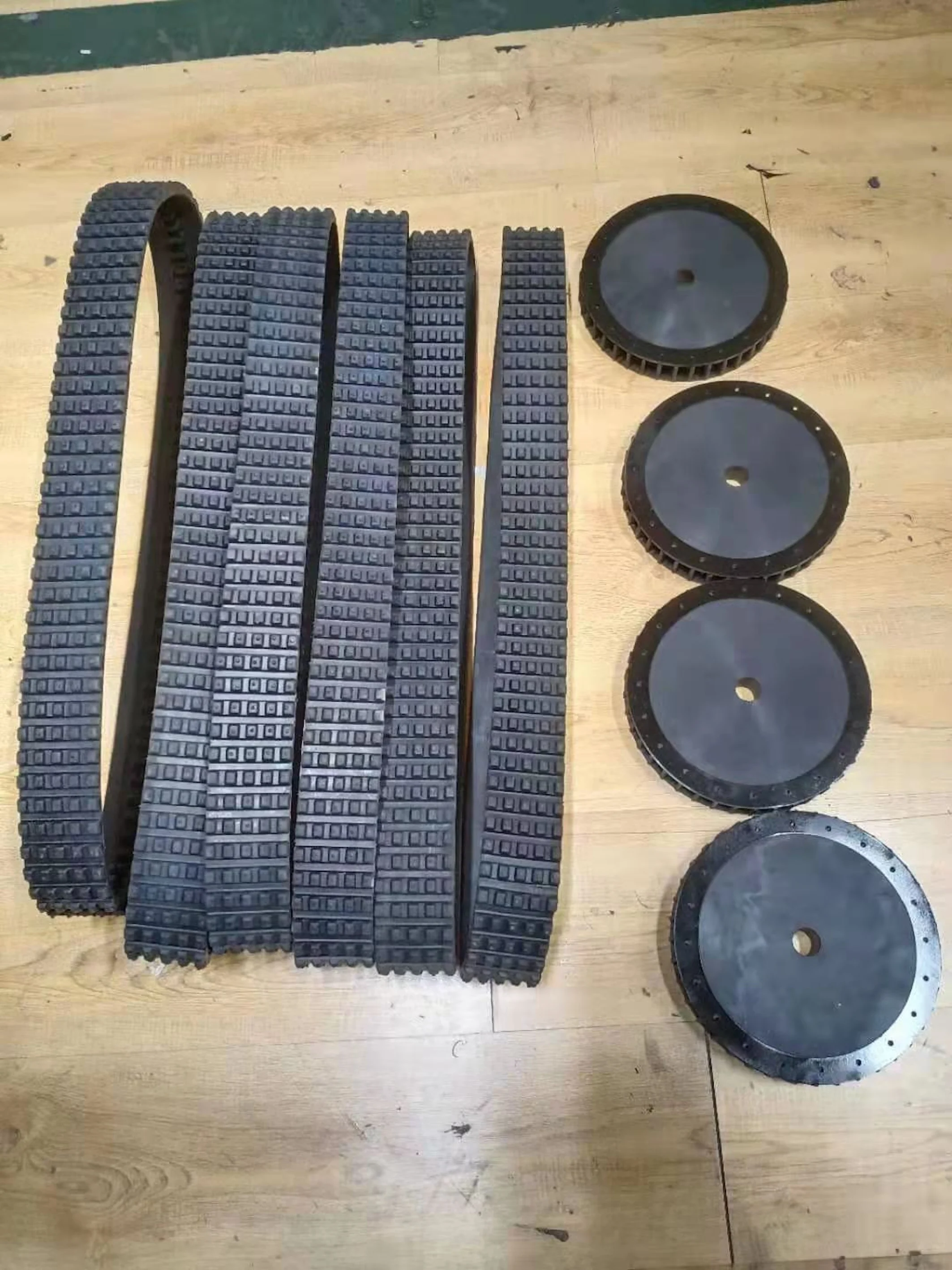 Alibaba.com: Durable Rubber Tracks for Snowmobiles, ATVs, and UTVs ...