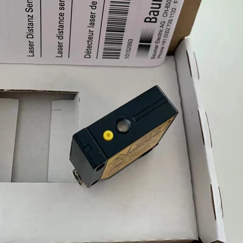 High-precision Laser Displacement Sensor - Baumer OADM 12U6430S35A