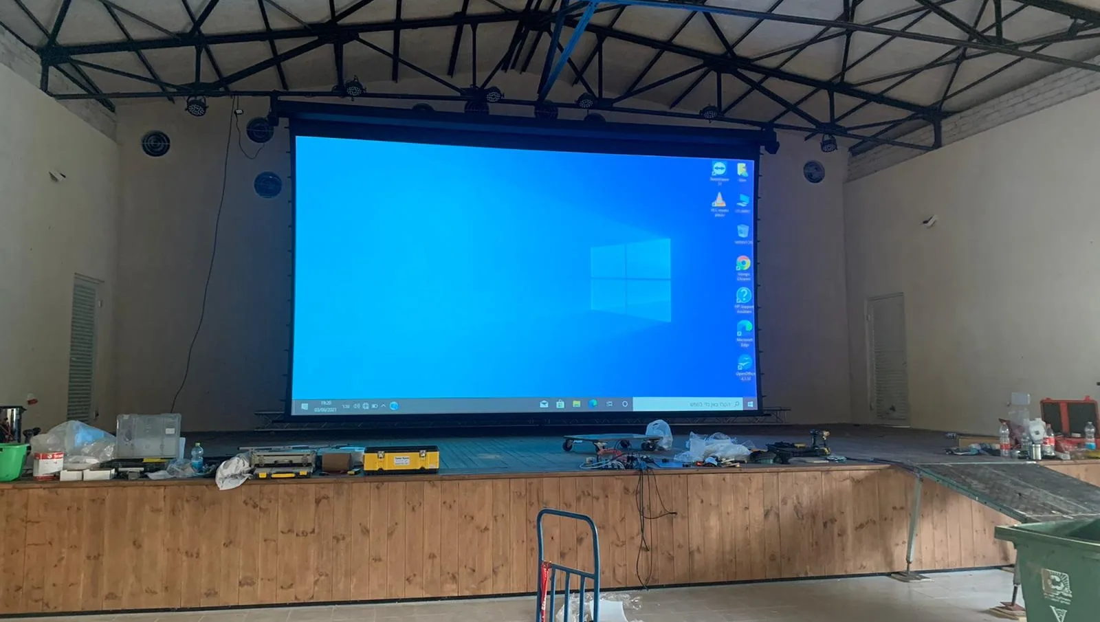 Large Size Motorized Projection Screen Xy Remote Control Intelligent ...