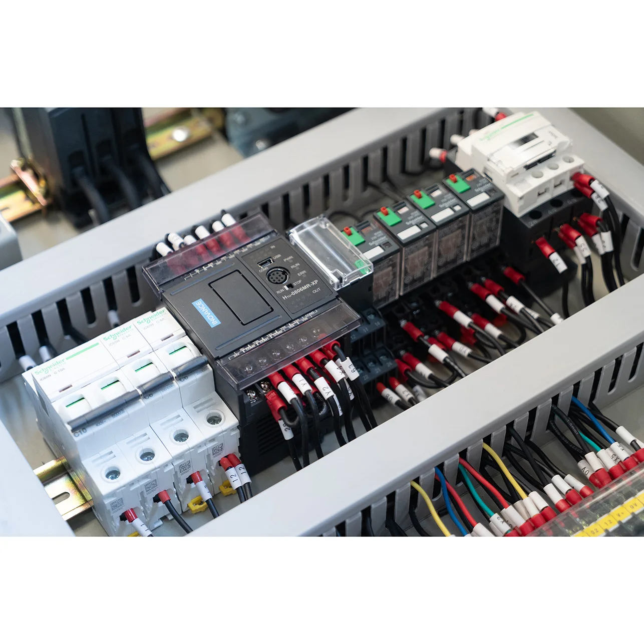 TRUEMAX CMAX Construction Lift - Reliable Cargo and Personnel Elevator ...
