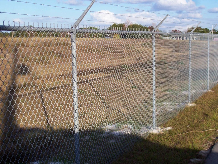 V Shaped Barbed Wire Extension Arm for Chain Link Fence