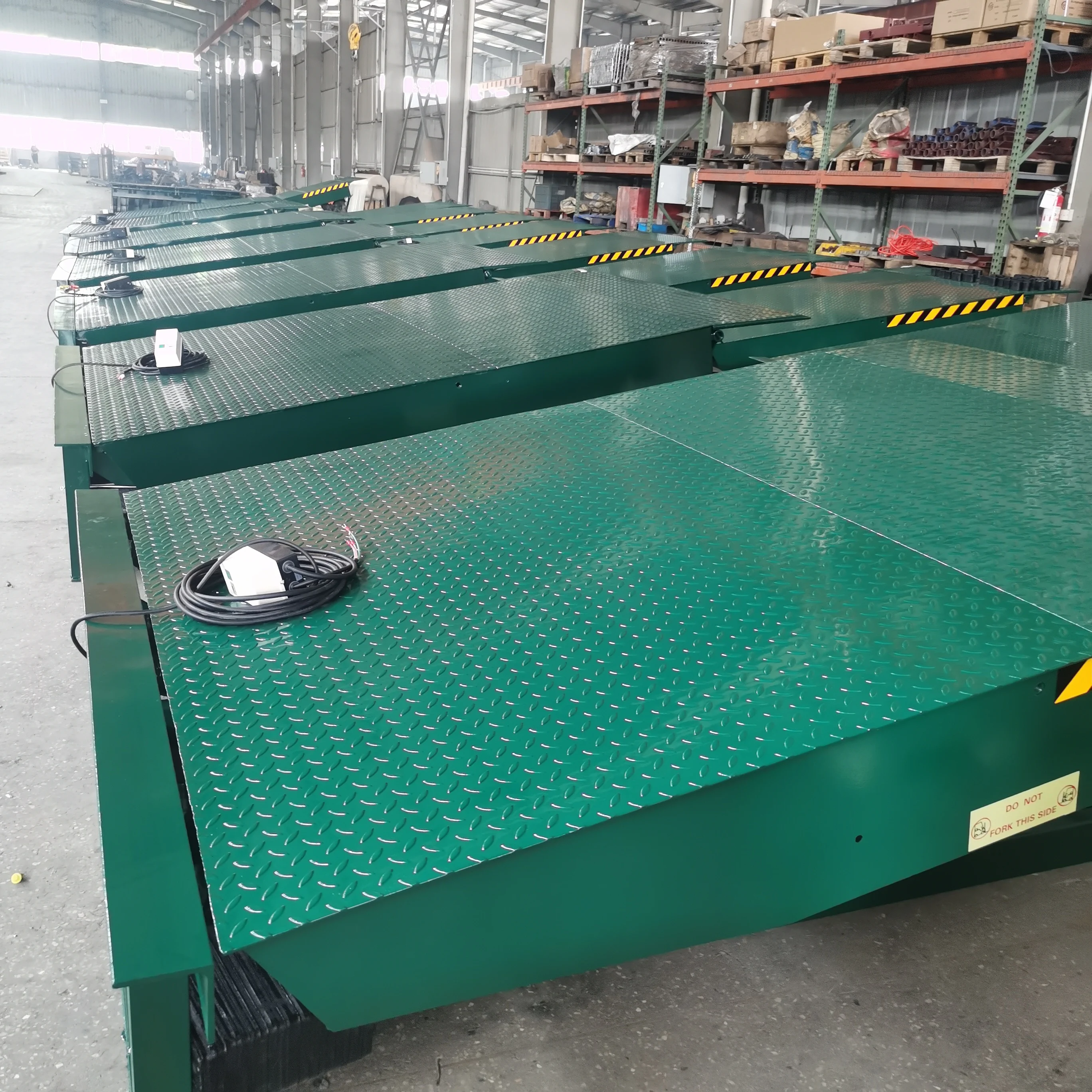 Dock Leveler Hydraulic Dock Ramp Leveler 12 Tons Hold Down Assembly ...