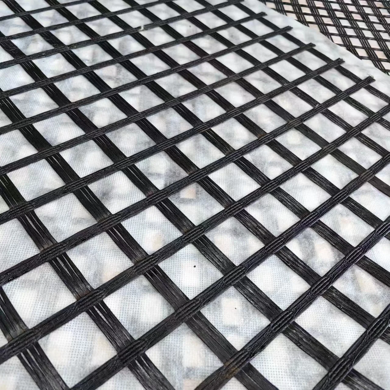 Composite Fiberglass Geogrid 50kn/m Compound Fiberglass Grid ...