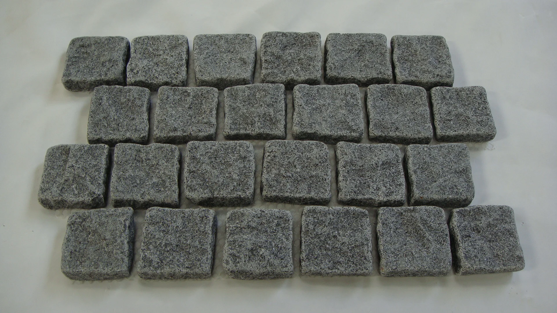 Random Size Natural G684 Black Granite Basalt Flagstone Cobblestone ...