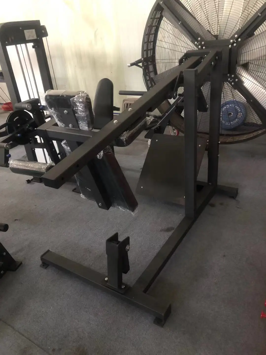 Plate Loaded Strength Pendulum Squat Leg Press Machine Commercial Gym ...