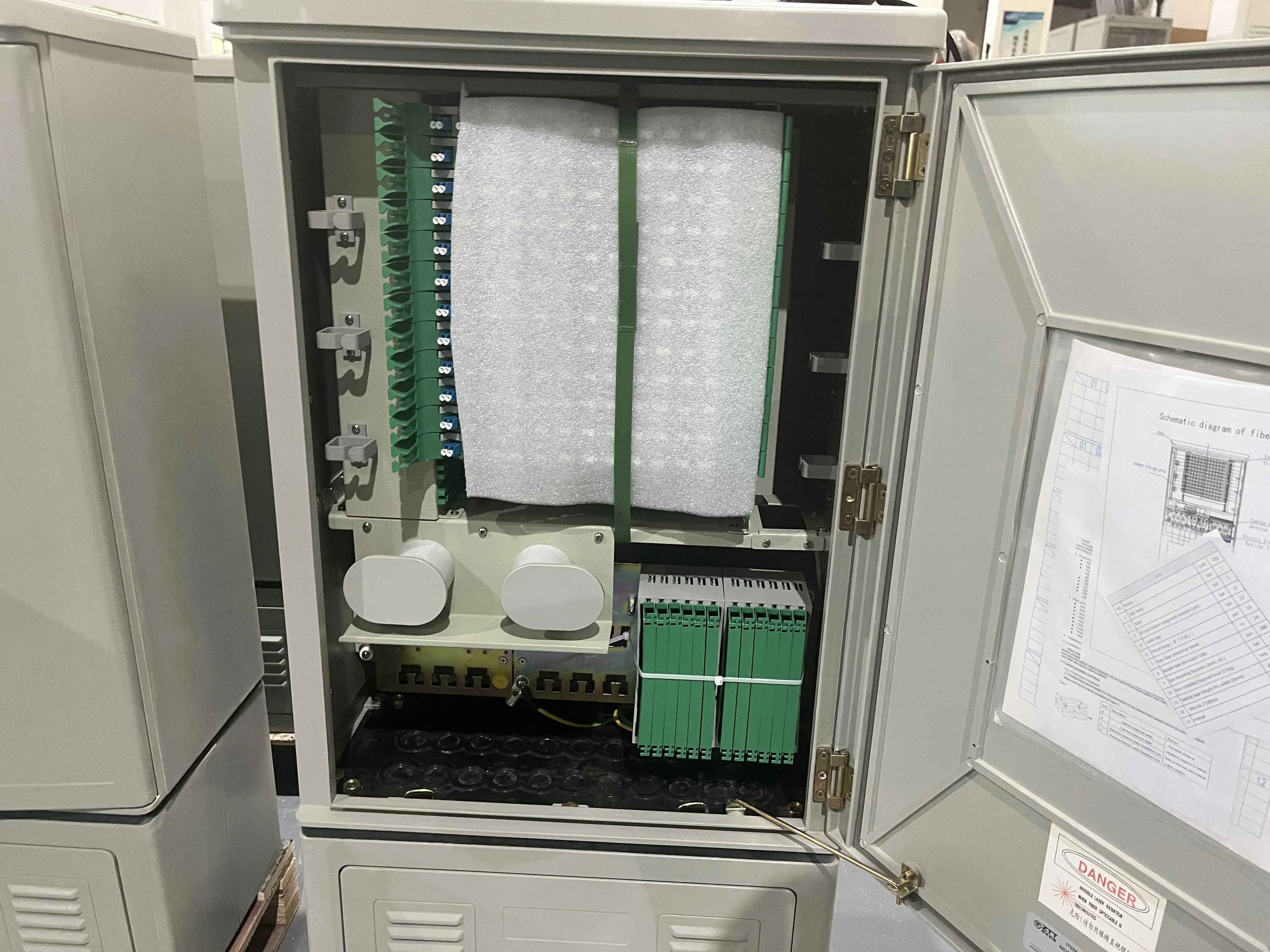 Odf Cabinet With Lc/upc Adapters Factory Wholesale High Quality Outdoor ...