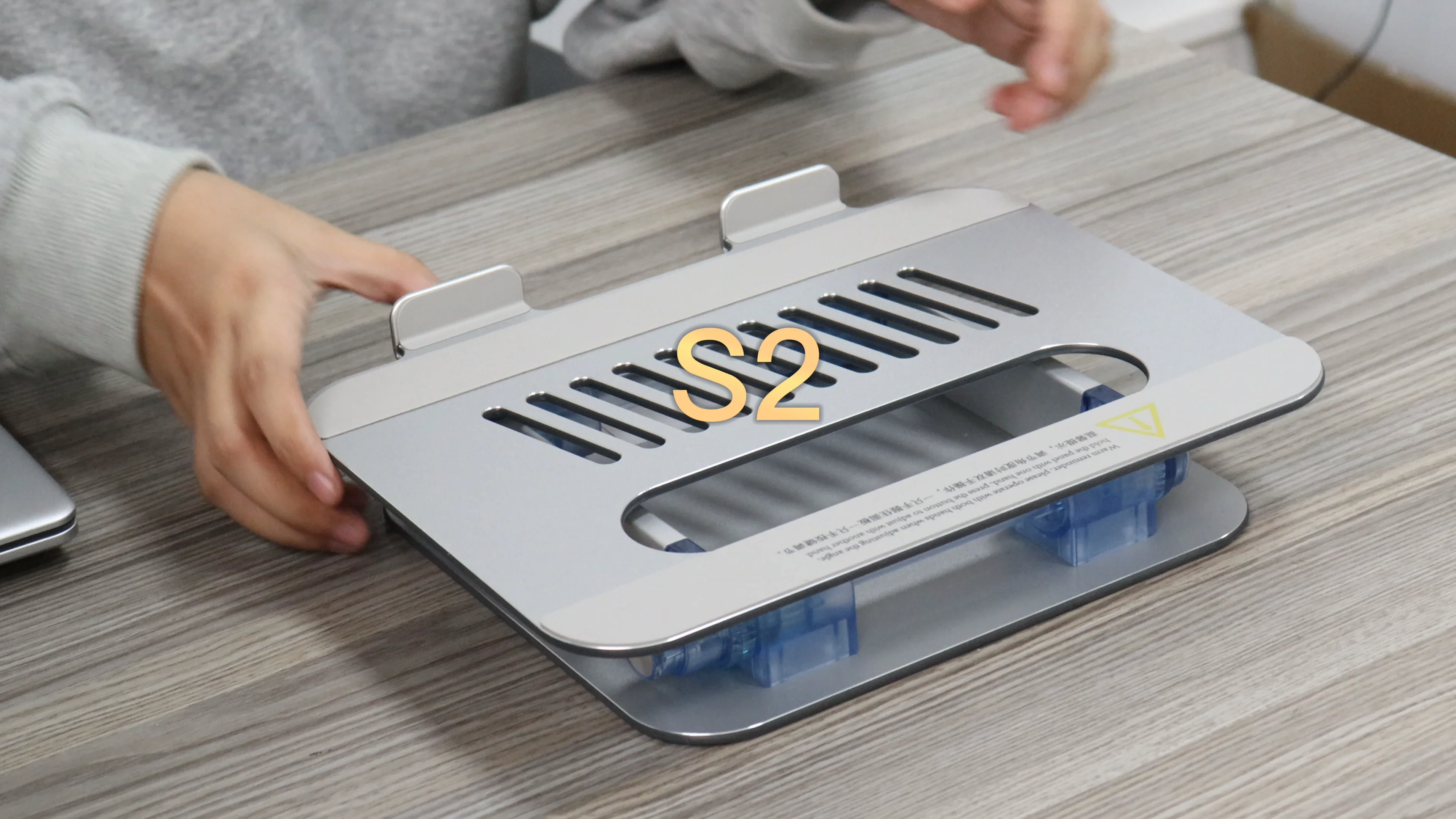 Adjustable Laptop Stand Portable Laptop Riser Cold Steel Laptop Stand ...